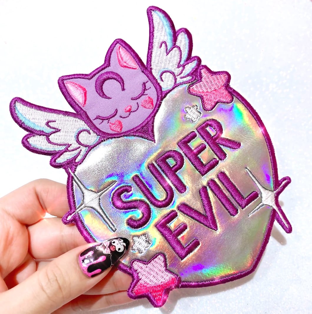 SUPER EVIL ♡ Iron Patch – Laura Anunnaki